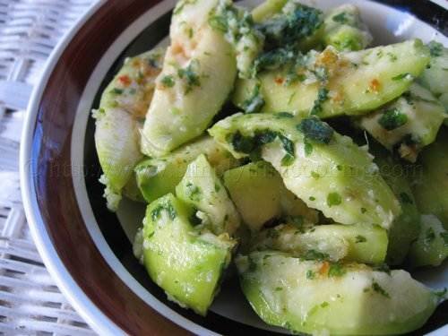 Pommecythere Chow: Sour, Sweet and Spicy