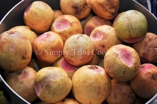 Guava Wine : Delightful Guava Fruitiness In A Glass