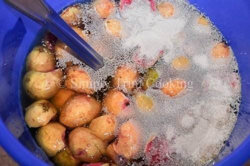 Guava Wine : Delightful Guava Fruitiness In A Glass