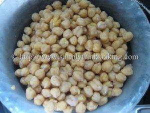 A Delicious Roti: Channa Puri